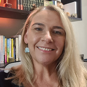 Meet Louise – Tap Into Wellbeing – EFT Tapping Sydney